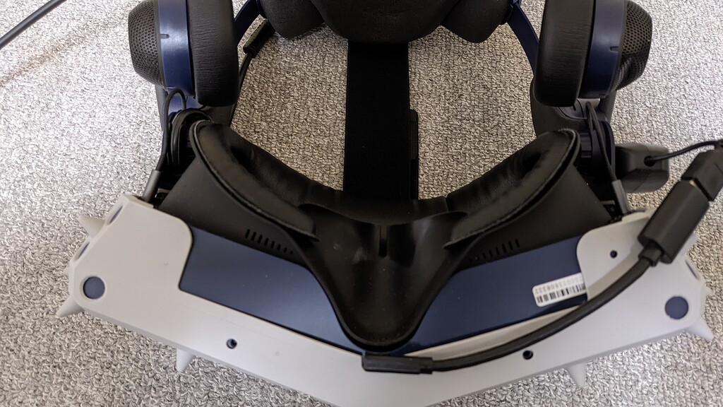 I thought it was a PiMax IPD problem, but the faceplate was too wide ...